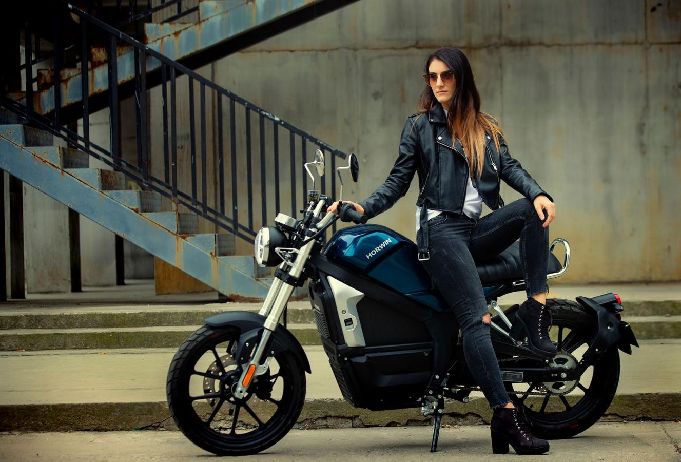 Horwin CR6 Electric Motorcycle Review | IX Magazine