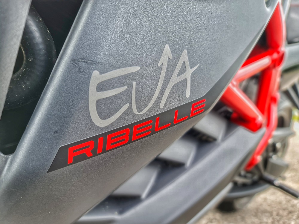 Energica Eva Ribelle / Eva Ribelle RS - First Ride | IX Magazine